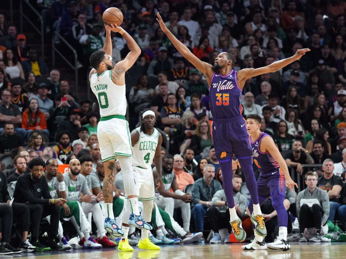 The Eastern Conference: one horse race? | Happy Hour Hoops - Trainwreck ...